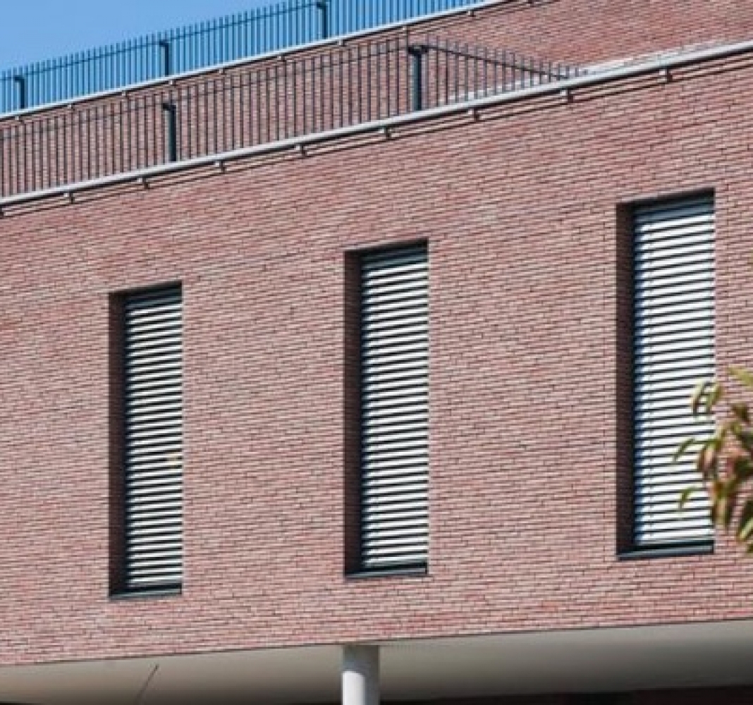 DH CONFORT - Stores Verticaux Brises Soleil Orientables